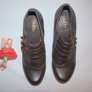 Rialto | Shoes | Rialto Wing Tip Heels Shoes Size 6m Brown | Poshmark
